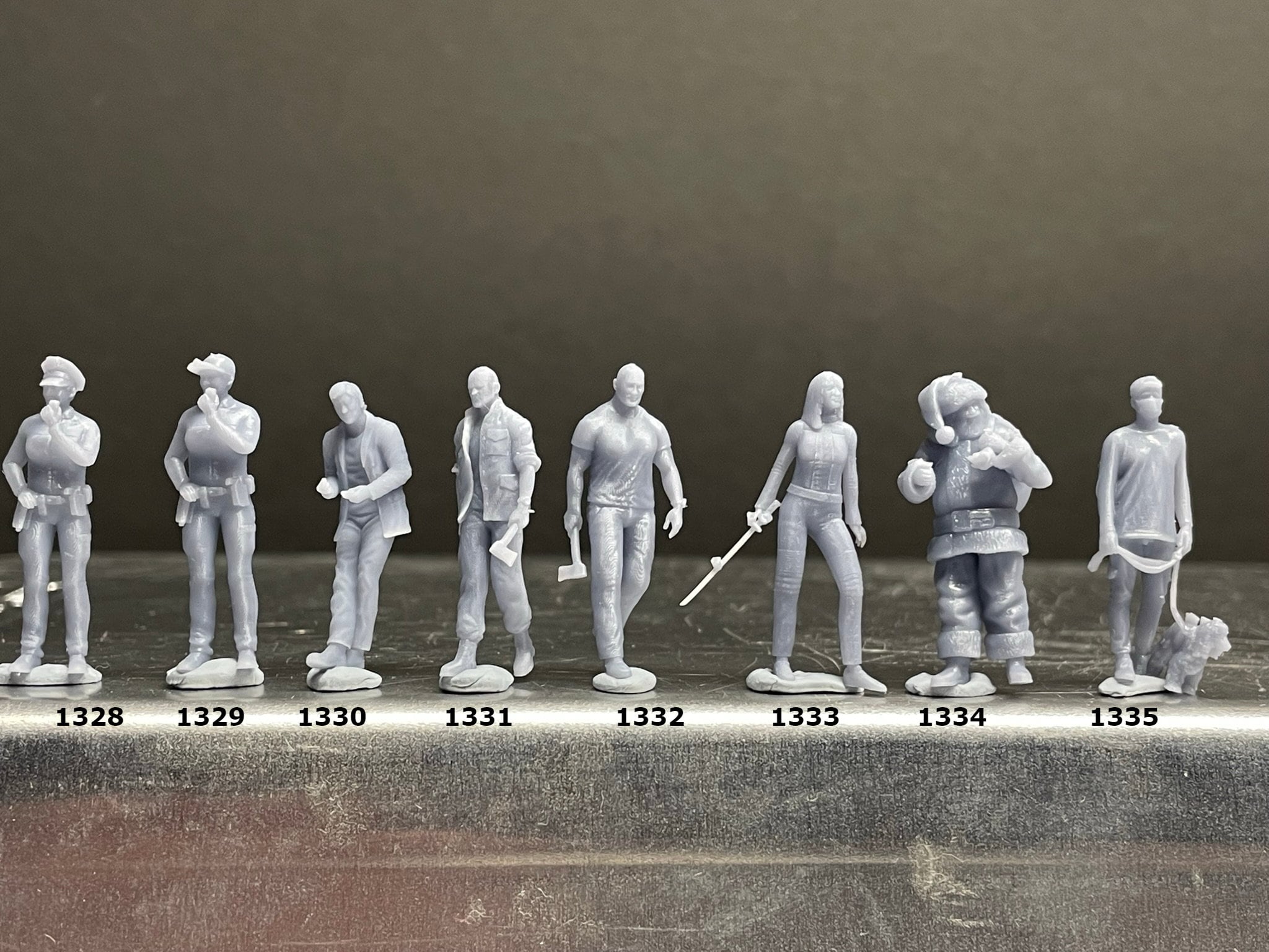 1:64 Miniature Human Figures - Resin / unpainted - great for Dioramas ...